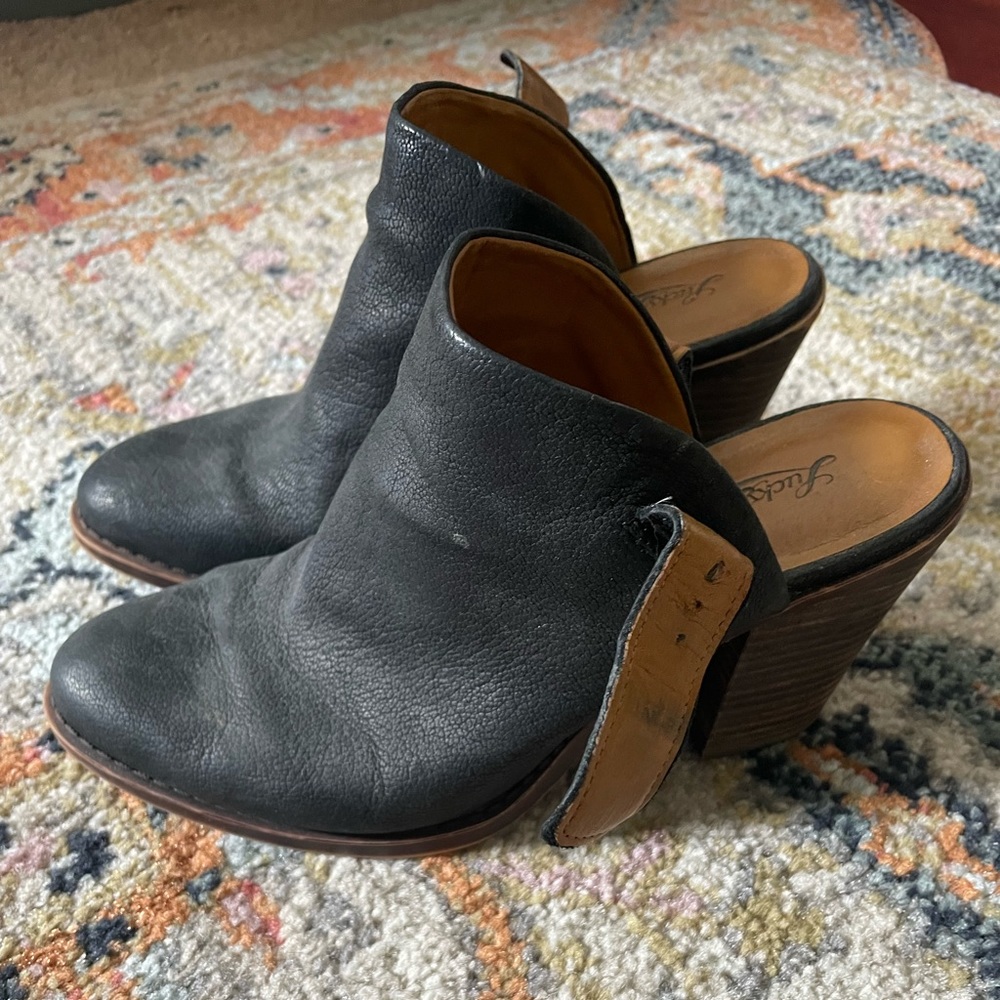 Lucky Brand Leather Black Mule Clog Boot Buckle - Gem